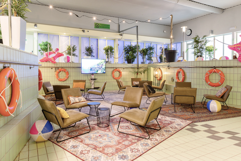 Welcome to The Pool! - ECC Leiden English